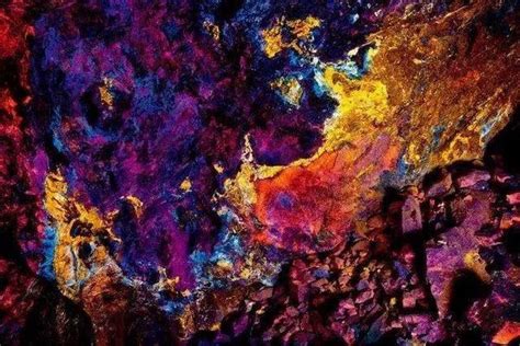 荧光下，这些矿物露出真面目，太酷炫 知乎