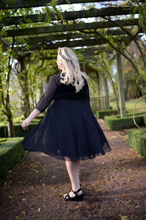 Curvissa Plus Size Evening Wear Ad Whatlauraloves