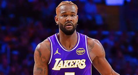 Deandre Ayton Provides Comforting Update After Knocking Knees Late In