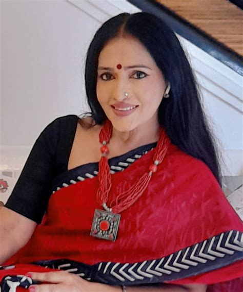 Nilmini Thennakoon Photo Set 01