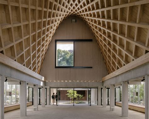 A Tectonically Conceived Hyperbolic Paraboloid Pavilion Underlines The