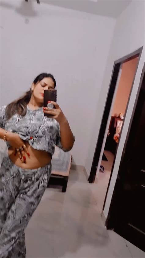 Chubby Girl Huge Boobs And Deep Navel In Sleepwear Mp4 Snapshot 00 01