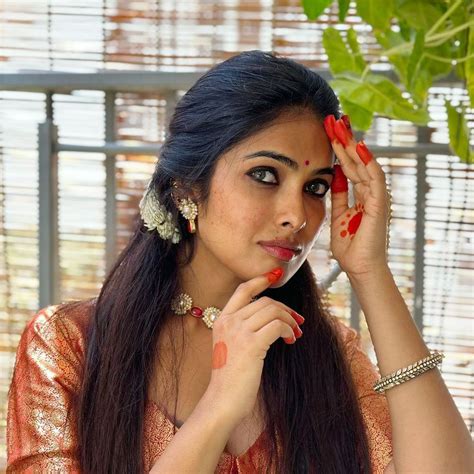 బిగ్‌బాస్‌ 4వ సీజన్‌తో తెలుగు ప్రేక్షకులకు పరిచయమైంది దివి వైద్య తనదైన