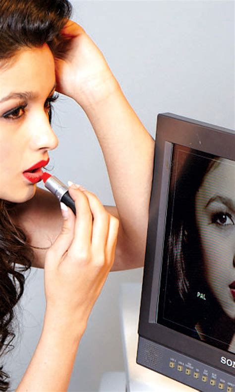 1200x2000 Resolution Alia Bhatt Dashing Hd Wallpaper 1200x2000 Resolution Wallpaper Wallpapers Den