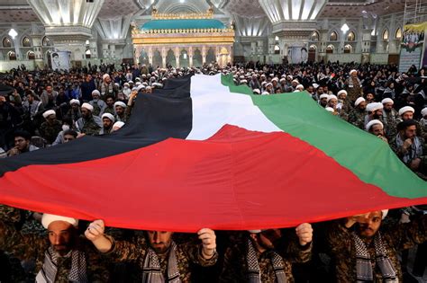 طلبه بسیجی در هر کوی و برزنی تحول ایجاد می‌کند بسیج نجات‌بخش کشور است