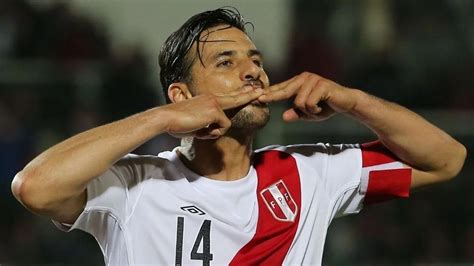 Claudio Pizarro Sorprendi Al Revelar Cu L Fue El Gol Que M S Grit De La Selecci N Peruana