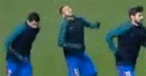 Watch Luis Suarez Prank Neymar By Putting Ice Down His Back Ahead Of