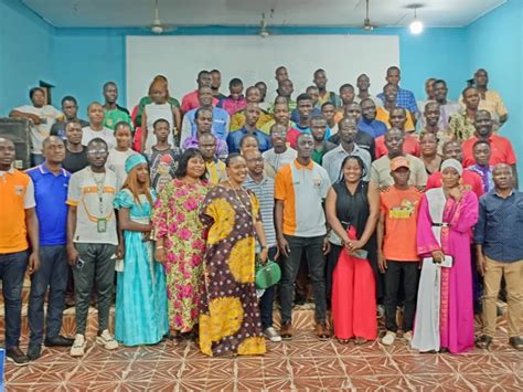 Meeting Des Jeunes Du Rhdp à Daloa Le 29 Juin Plus De 15 000 Jeunes