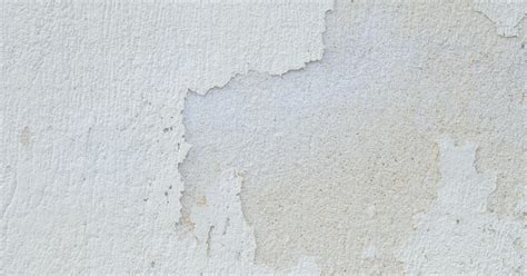 페인트가 벗겨진 흰 벽의 클로즈업 사진 Unsplash의 콘크리트 이미지