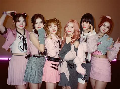 230228 Mpd Twitter Update Stayc February Film Grain Photos Kpopping