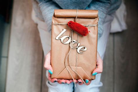 Sweetest Romantic Gestures For Any Relationship Readers Digest