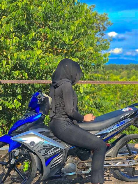 Beautiful Hijab Girl Beutiful Girls Women With Beautiful Legs