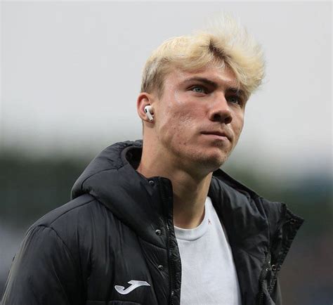 Juventus Want Manchester United Target To Replace Dusan Vlahovic Reports