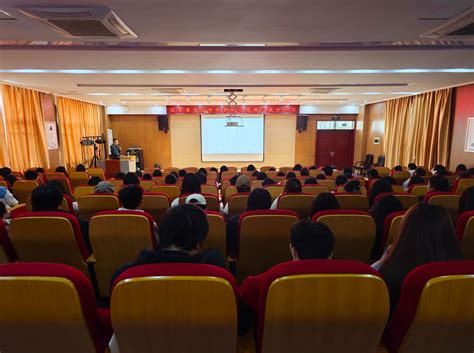 管理学院：举行经管类专业学生的职业发展与就业规划讲座 管理学院 滁州职业技术学院