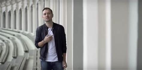 Video Auto Tika Pilnībā Iznīcināts” Dziedātājs Jānis Stībelis