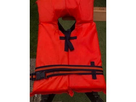 Four Pfd S U S Personal Flotation Devices Cowes Wightbay