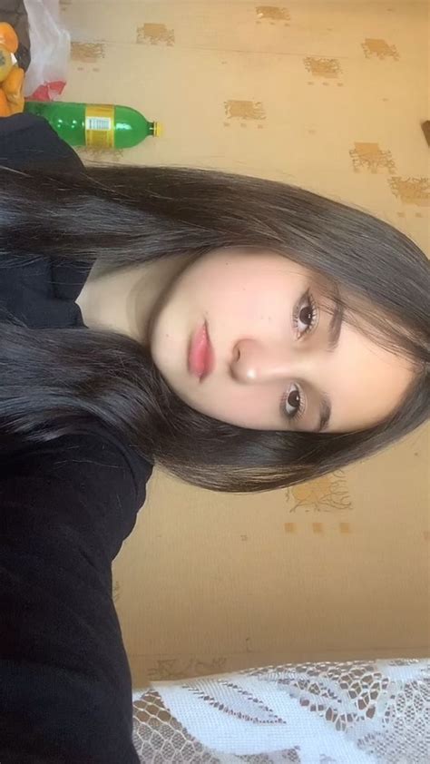 Девочка на обои или аву Kızlar Fotoğraf Şarkıcılar