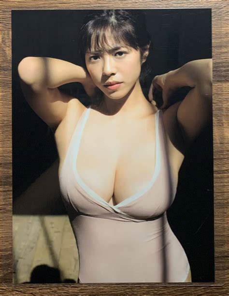 【やや傷や汚れあり】friday フライデー ダイナマイト 2009年10月9日号「未開封dvd・鈴木早智子」加護亜依6p熊田曜子6p小池里奈