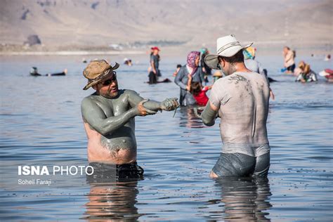 Isna Health Benefits Of Mud Bath In Lake Urmia