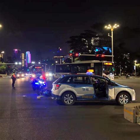 外卖小哥连闯两个红灯，终丧命！“您的外卖已无法送达”深圳新闻网
