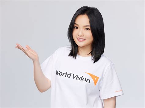烏干達女孩受虐或性暴力難以發聲，世展會代言人徐佳瑩籲：以愛聲援！