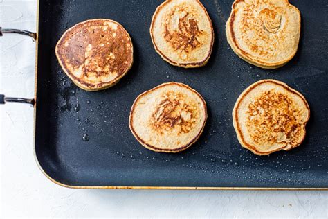 Banana Oatmeal Pancakes