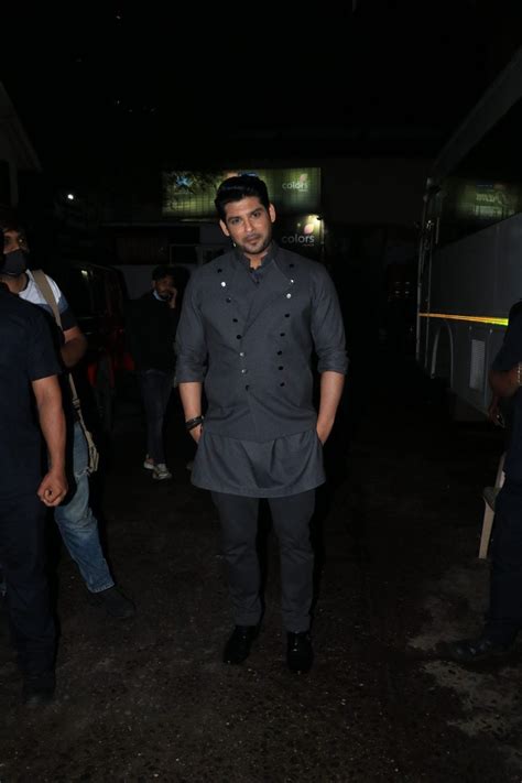 Puneeth Rajkumar Siddharth Shukla To Sushant Singh Rajput Actors Who Left Us Too Soon