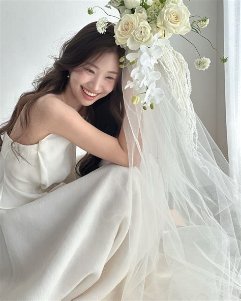 베리굿웨딩 김미소부장 ᥫ᭡ 다영 신부님 눈매 웃는 입가 진짜 너무 예쁘고 매력적이에요 🤍 내 시선에서 담은 몇장🙈 재희작가님과 신나서 집중했던 촬영 이렇게 끼 많고 베리굿웨딩 김미소부장 ᥫ᭡ 다영 신부님 눈매 웃는 입가 진짜 너무 예쁘고 매력적이에요 🤍 내 시선에서 담은 몇장🙈 재희작가님과 신나서 집중했던 촬영 이렇게 끼 많고