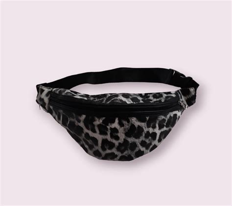 Сумка на пояс бананка — цена 150 грн в каталоге Бананки Купить аксессуары по доступной цене на