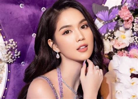 Nữ Hoàng Nội Y Ngọc Trinh Gia Nhập Hội Mẹ Bỉm Sữa
