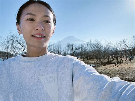 榮倉奈々 あけましておめでとうございます🎍 2024年、眉間の皺を伸ばして、楽しんで参りましょう😊 榮倉奈々🐉 Instagram
