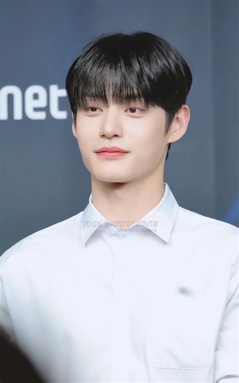 잡담 우와 김지웅 사진 많이 올라온다 인스티즈instiz Kpop예능 카테고리