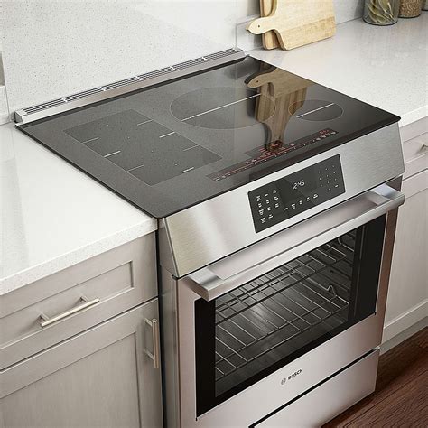 Best Buy Bosch Benchmark Series 4 6 Cu Ft Slide In Electric Induction Range With Self