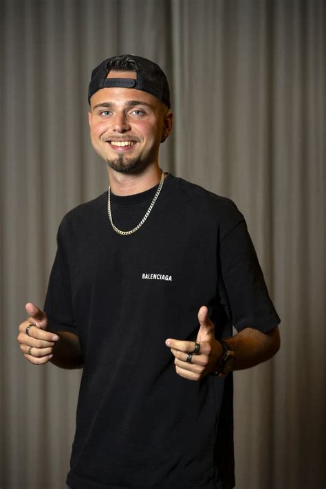 Ph Nicholas Levde Med Skyddad Identitet I Tio års Tid