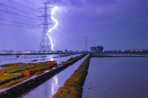 Premium Photo Lightning Struck A Power Pole