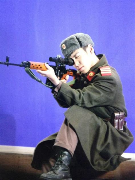 간첩영화 찍는 탑 북한 군복 입은 촬영모습  인스티즈instiz 인티포털 카테고리