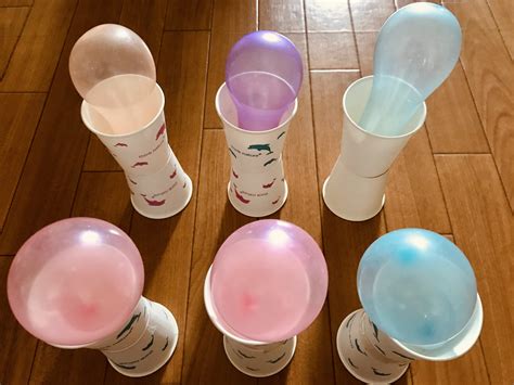 密にならない糸と風船と2個の紙コップを使った高齢者在宅介護デイサービス老人ホーム室内簡単レクリエーションゲーム風船けん玉