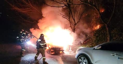 창원서 도로 갓길에 주차된 승용차 화재1명 숨져 창원서 도로 갓길에 주차된 승용차 화재1명 숨져