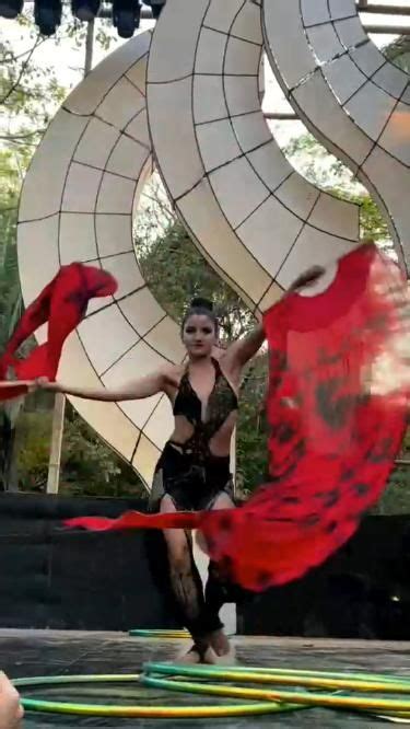 Pin By Emmy Jones On Belly Dancing Dance Moves Belly Dance Dancer