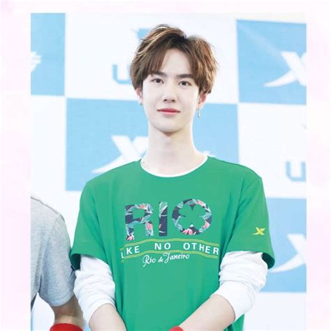 【現貨】王一博bemyoxygen 2nd Photobooks 氧氣站寫真書2nd（再販） Uniq 蝦皮購物