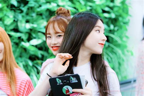 이달의소녀 똥머리 츄  Mlbpark