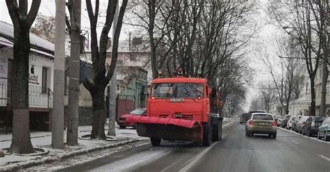 Реагент для таяния снега на дорогах будут закупать в Румынии и Египте