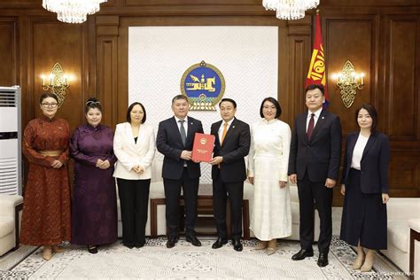 Vip76 Mn Хуулийн төслийг өргөн мэдүүллээ