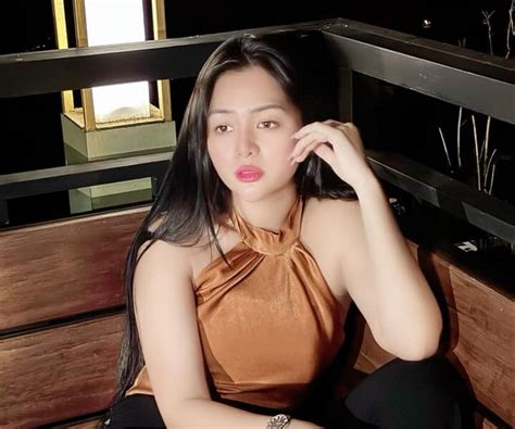 သင်္ကြန်နဲ့ပတ်သက်တဲ့ အမှတ်တရတွေကို ပြောပြလာတဲ့ သရုပ်ဆောင် ဆောင်းယွန်းစံ Milky Way Media