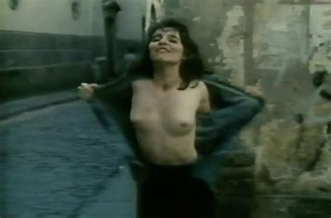 Naked Deborah Evelyn In Mistério No Colégio Brasil