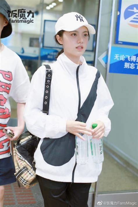 2019年08月04日，赵今麦，北京机场 明星私服 Idollook