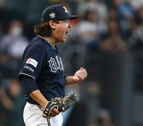 ＜日・オ＞オリックスサイト用、7回、水野を三振に仕留め雄叫びをあげる宮城（撮影・高橋 茂夫） ― スポニチ Sponichi Annex 野球