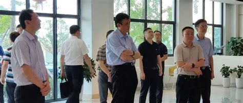 自然资源部调研我区航空产业功能区标准厂房改革