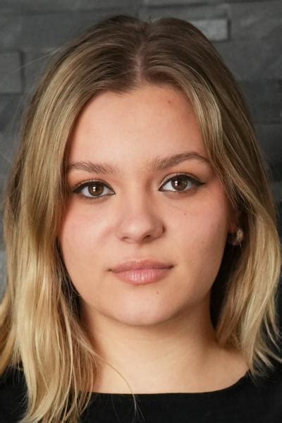 Maisy Stella About Entertainmentie