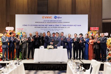 Hợp Tác Chia Sẻ Kiến Thức Trong Sản Xuất Vắc Xin Tại Việt Nam Đảng Bộ
